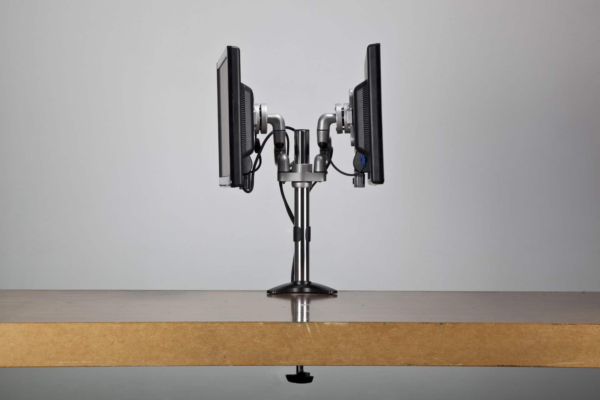 Q-Tee Full Motion Freestanding Dual Mount for 13″ – 27″ Monitors – Q Vision